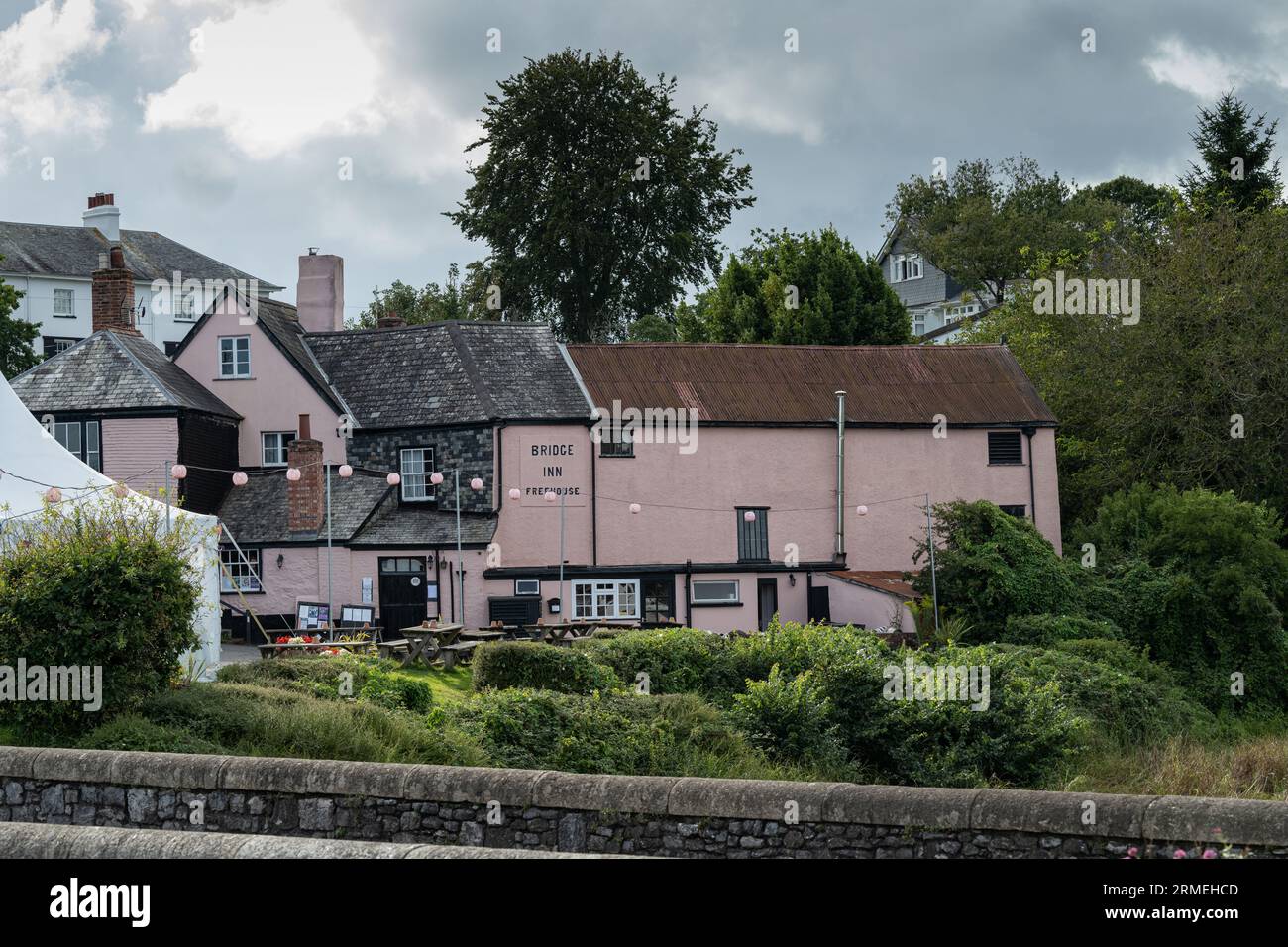 Topsham bridge inn hi-res stock photography and images - Alamy