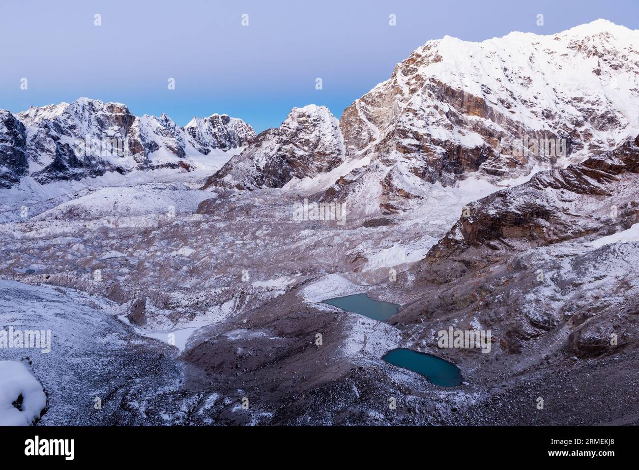 Kala patthar viewpoint hi-res stock photography and images - Alamy