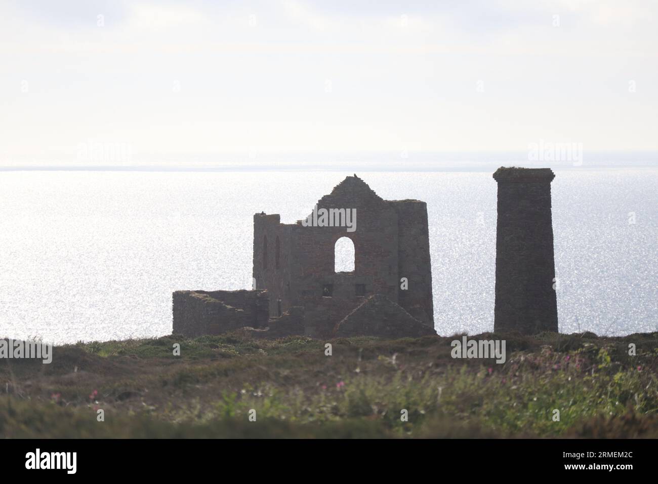 Tin mine silhouette St Agnes Headland Cornwall Stock Photo - Alamy