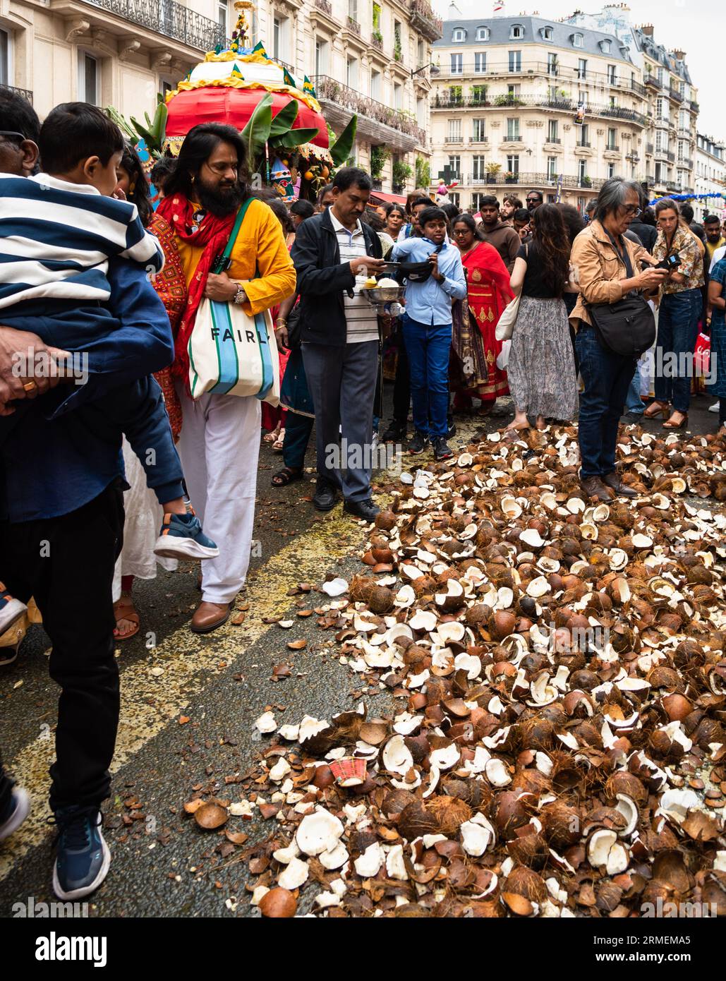 Paris, France, 27th Aug, 2023. Festival of the god Ganesh. Coconut ...
