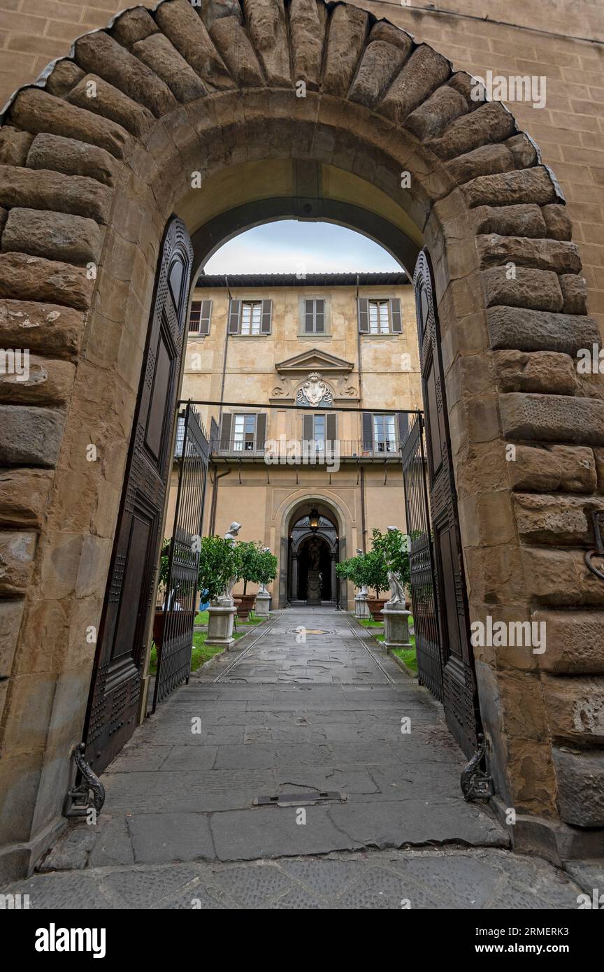 15th-century Renaissance palace, Riccardi Medici Palace (Palazzo Medici ...