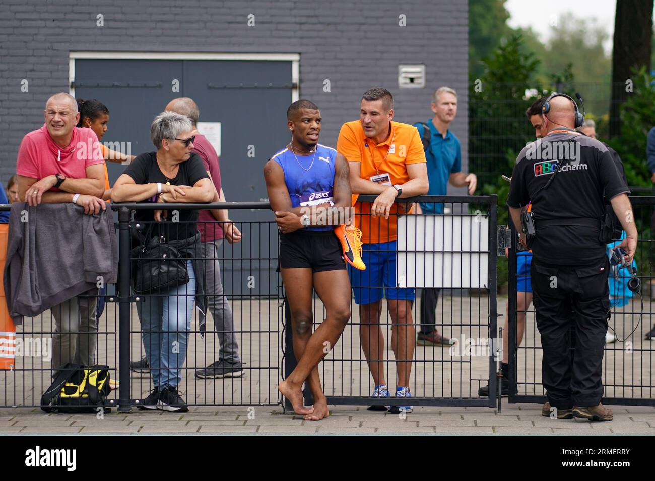 Mens 400m hurdles hi-res stock photography and images - Alamy