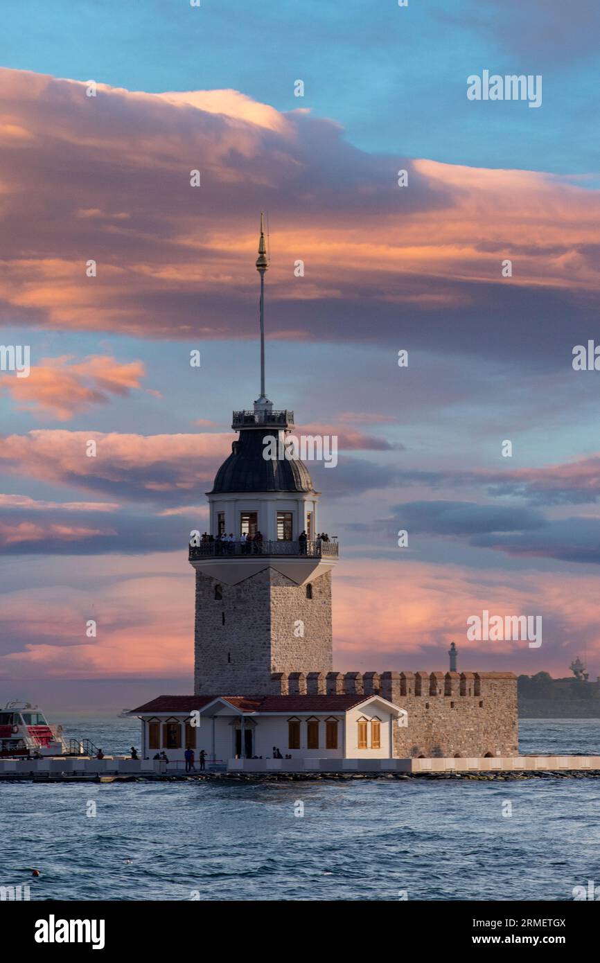 Maiden tower. Maiden's Tower at sunset. touristic places in turkey Stock Photo - Alamy