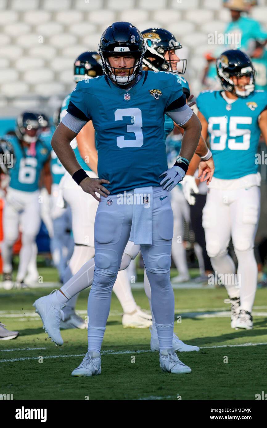 Jacksonville Jaguars quarterback C.J. Beathard (3) warms up during a ...
