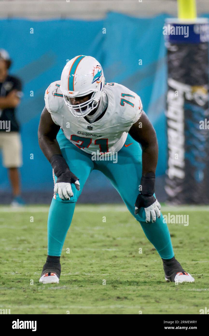Miami Dolphins offensive tackle Kion Smith (71) waits of the snap ...