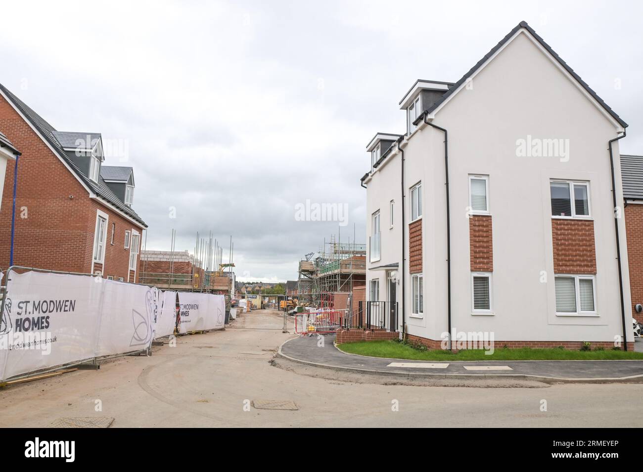 New housing development uk tenants hi-res stock photography and images ...