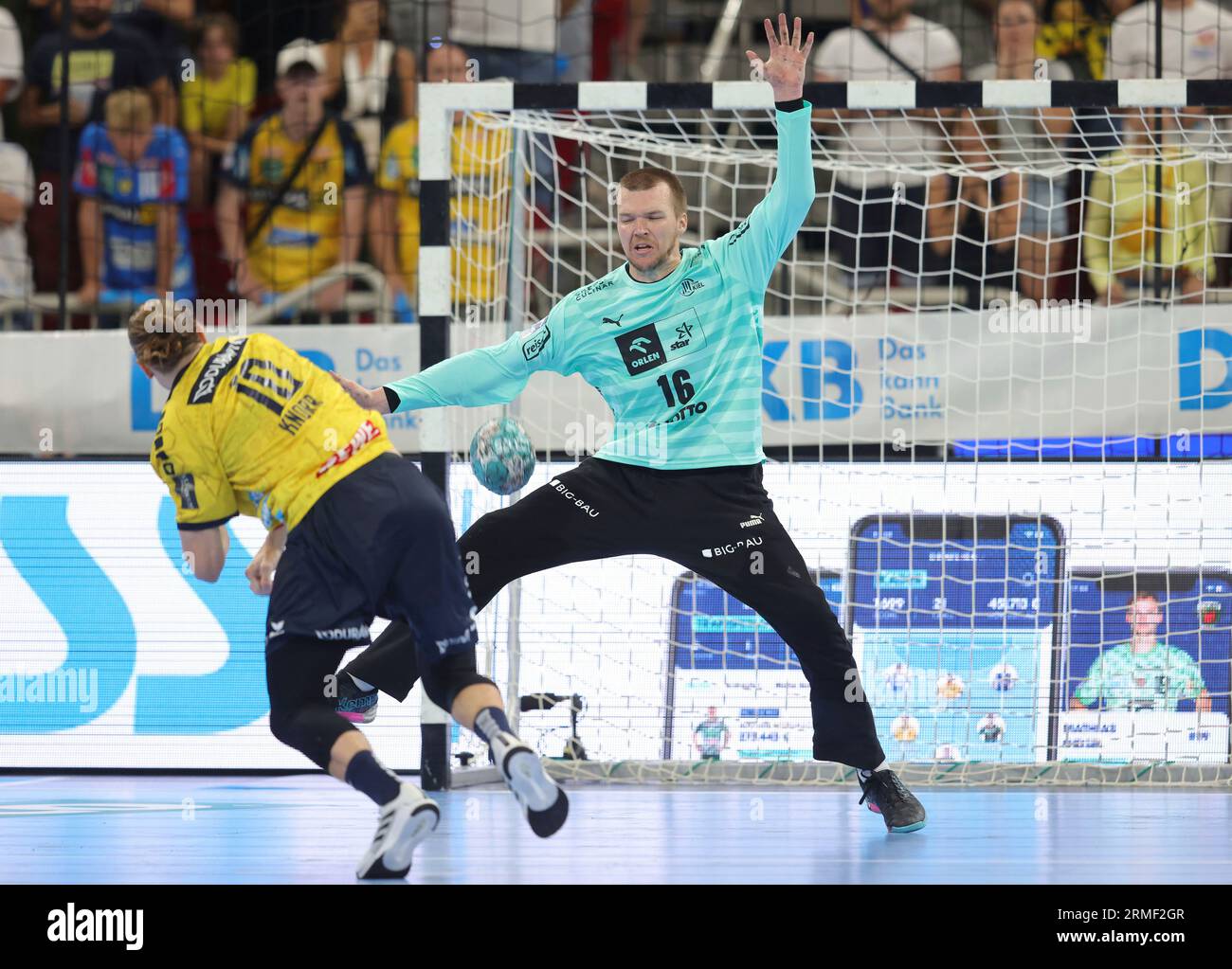 7 meters hi-res stock photography and images - Alamy