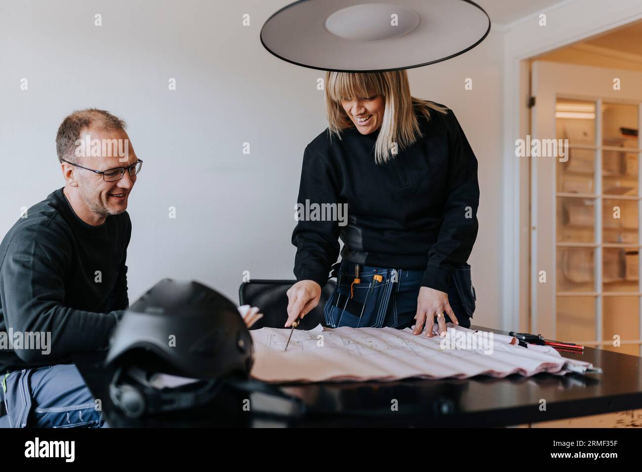 Engineers roles hi-res stock photography and images - Alamy
