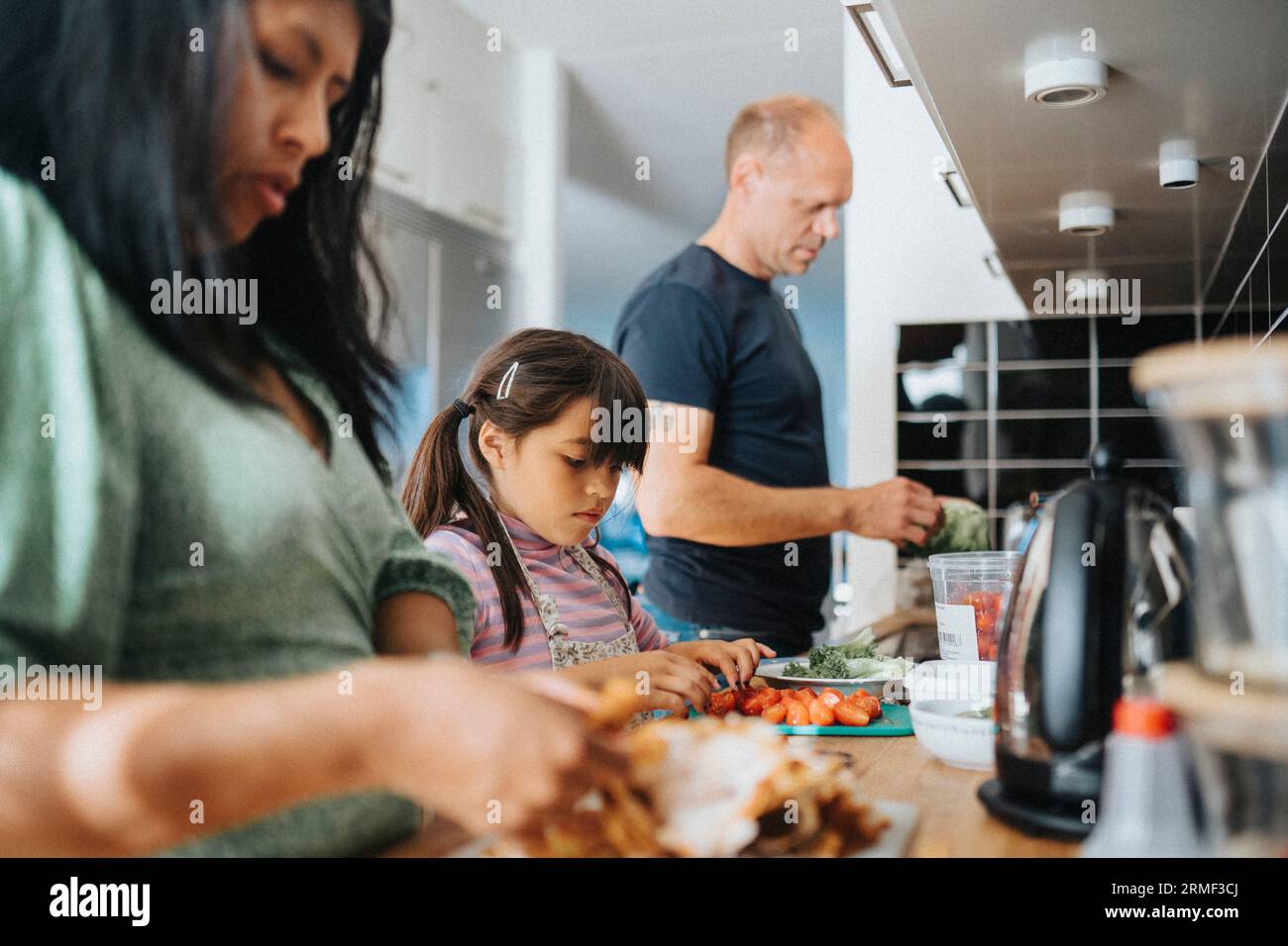 Team family father daughter hi-res stock photography and images - Alamy