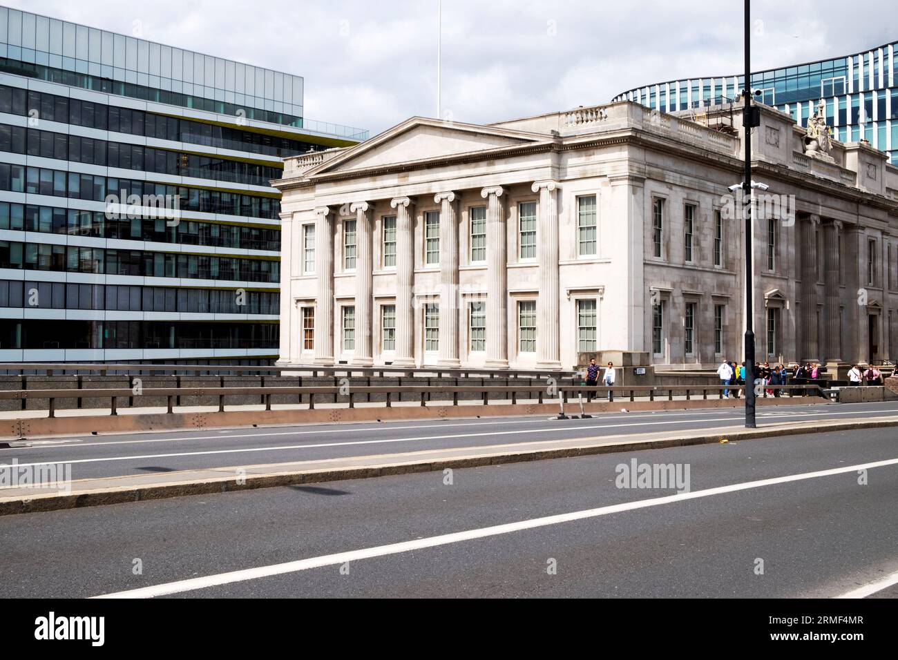 Fishmongers Hall building exterior view and London Bridge on the River ...