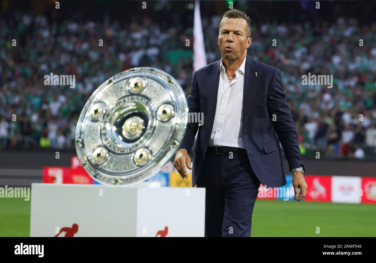 First division trophy hi-res stock photography and images - Alamy