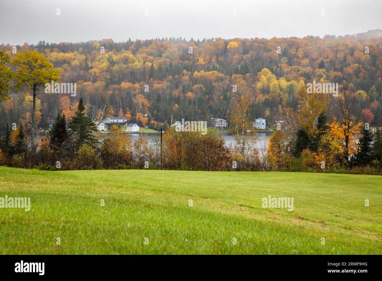 Usa vermont autumn lake not england hi-res stock photography and images ...