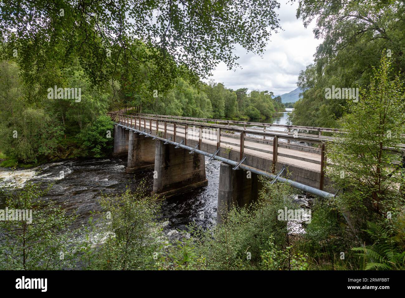 River Affric along the Affric Kintail Way Stock Photo - Alamy