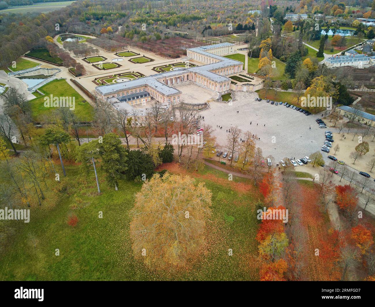 Palace of versailles aerial view hi-res stock photography and images ...
