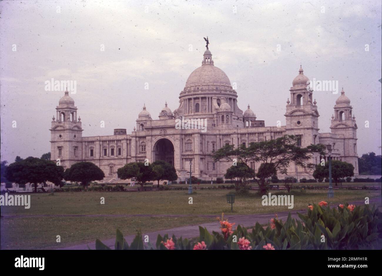 The Victoria Memorial is a large marble building on the Maidan in ...