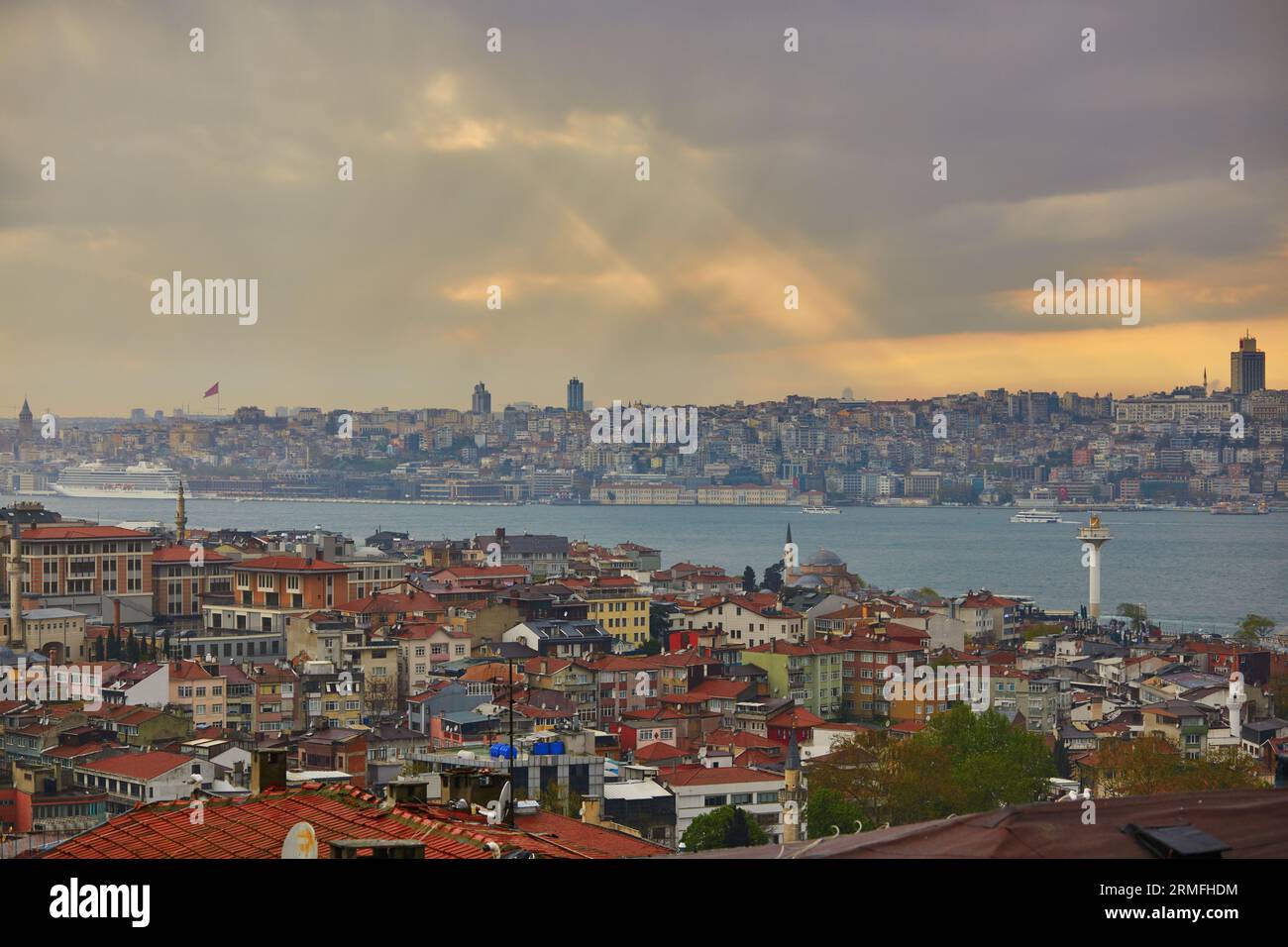 Scenic view of Uskudar district on the Asian side of Istanbul, Turkey ...