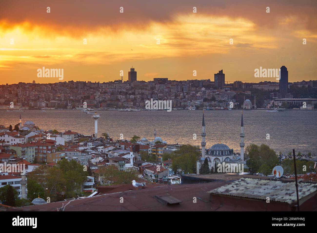 Scenic view of Uskudar district on the Asian side of Istanbul, Turkey ...