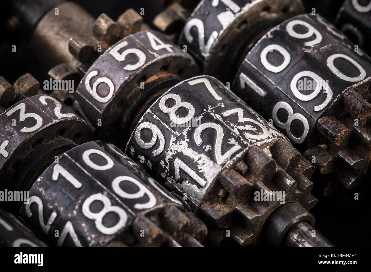 Old iron gears hi-res stock photography and images - Alamy