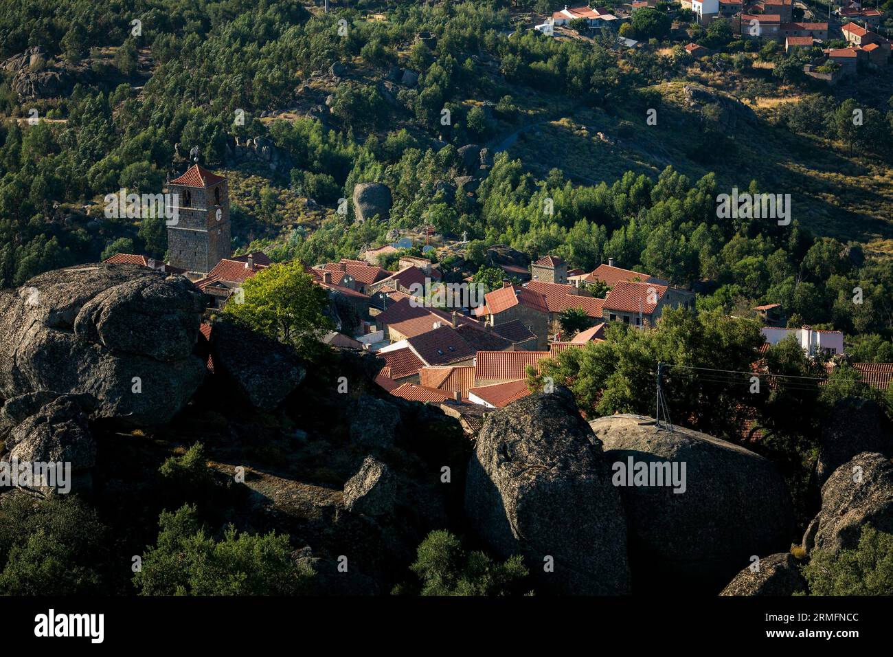 Monsanto castle ruins portugal hi-res stock photography and images - Alamy
