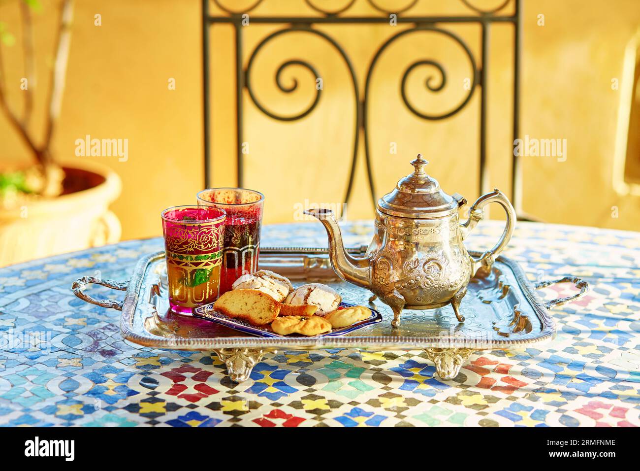 Traditional moroccan sweets hi-res stock photography and images - Alamy