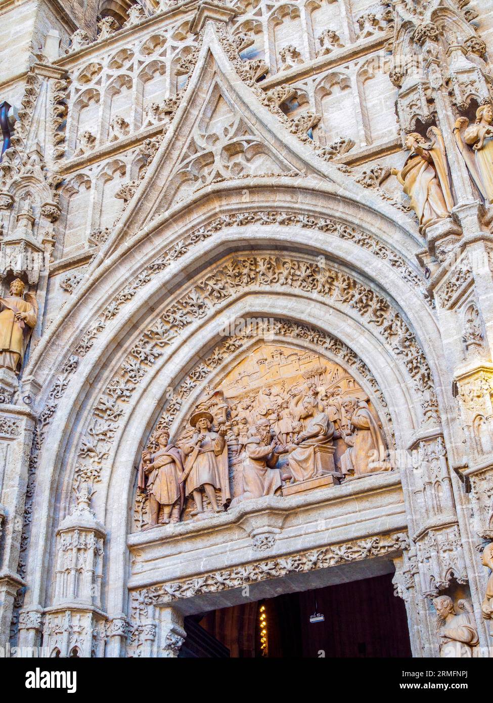 Puerta de Palos door (Puerta de la Adoración de los Magos door ...
