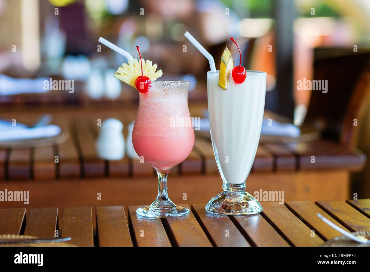 Two milkshakes hi-res stock photography and images - Alamy