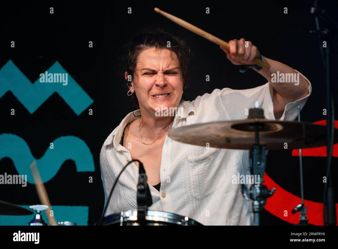 Emma Hiley live drummer with Eaves Wilder at Green Man Festival in ...