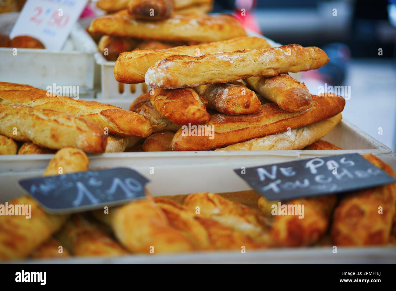 France paris bakery freshly hi-res stock photography and images - Alamy