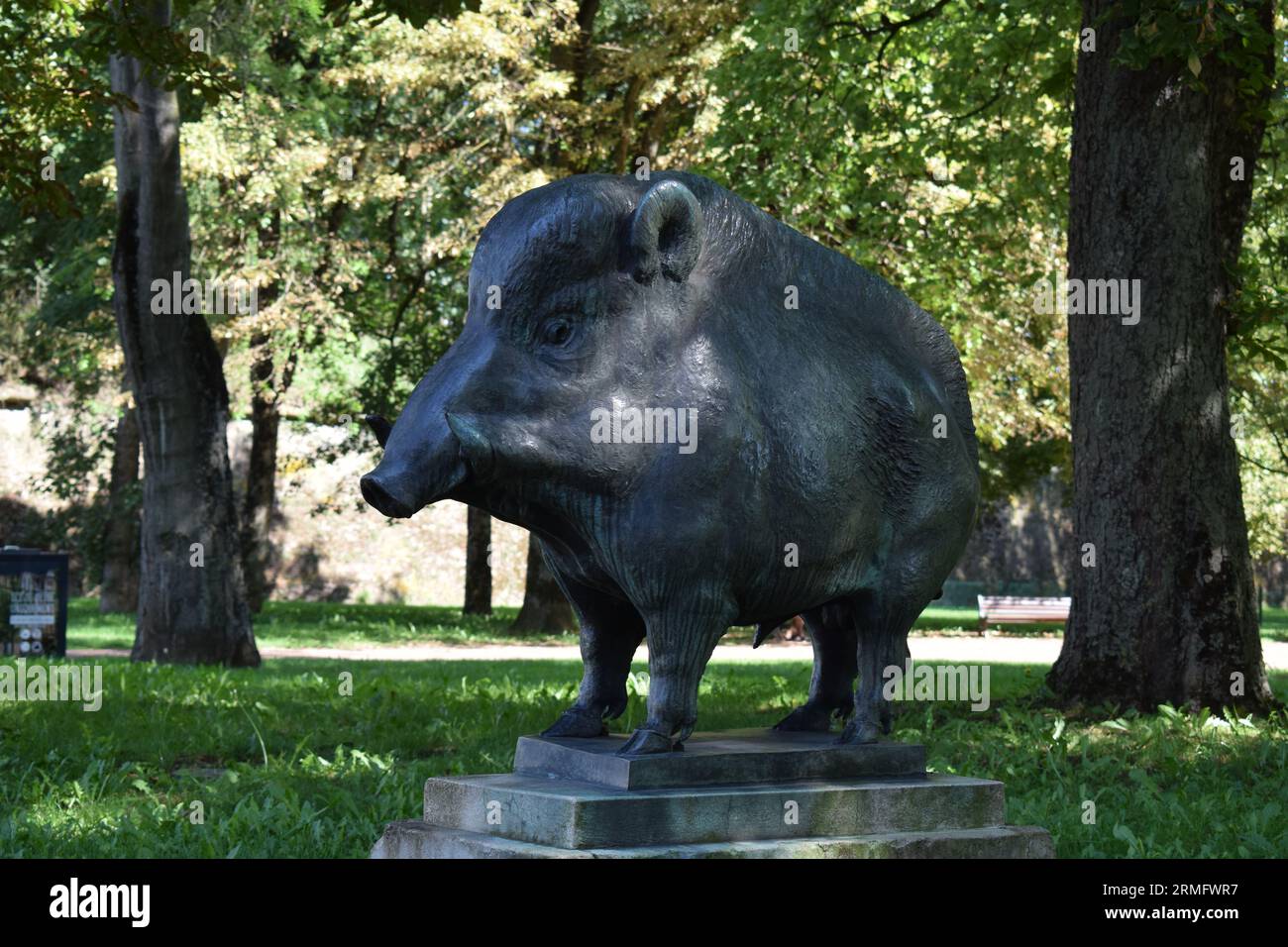 wild boar statue in a park Stock Photo - Alamy