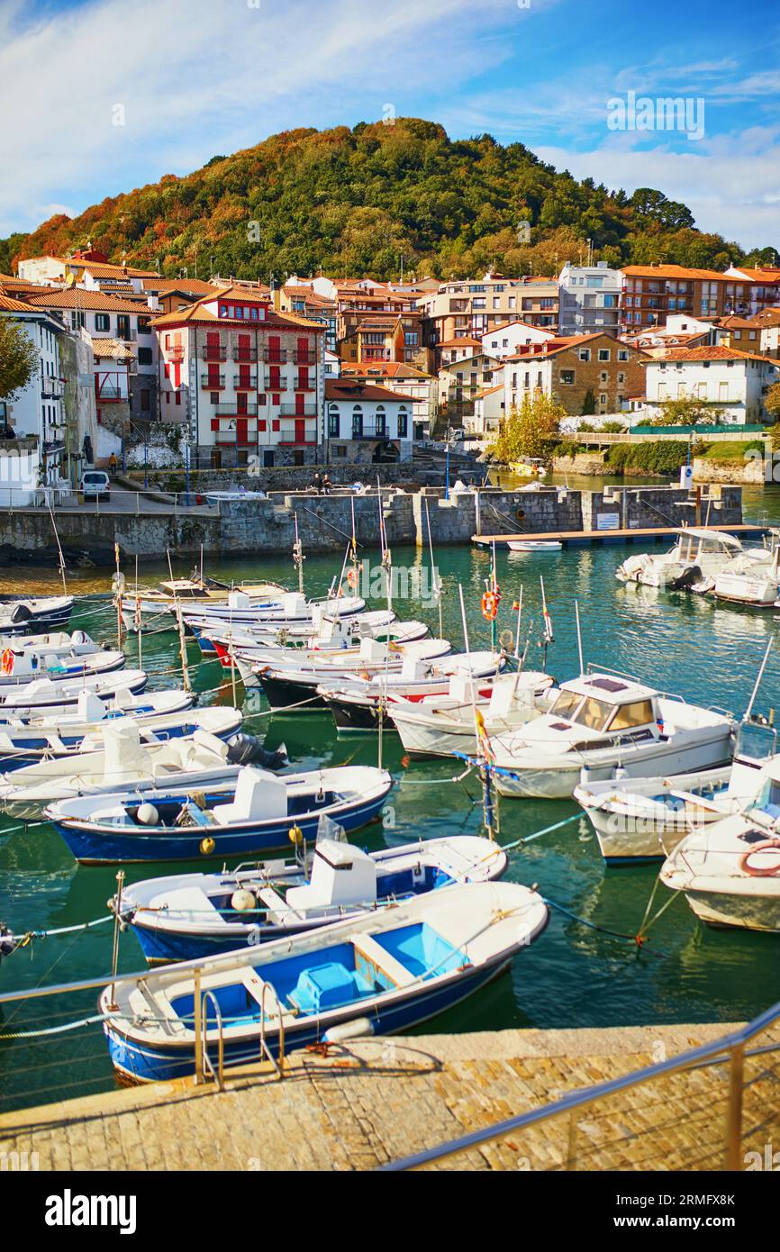 Mundaka basque country spain port hi-res stock photography and images ...
