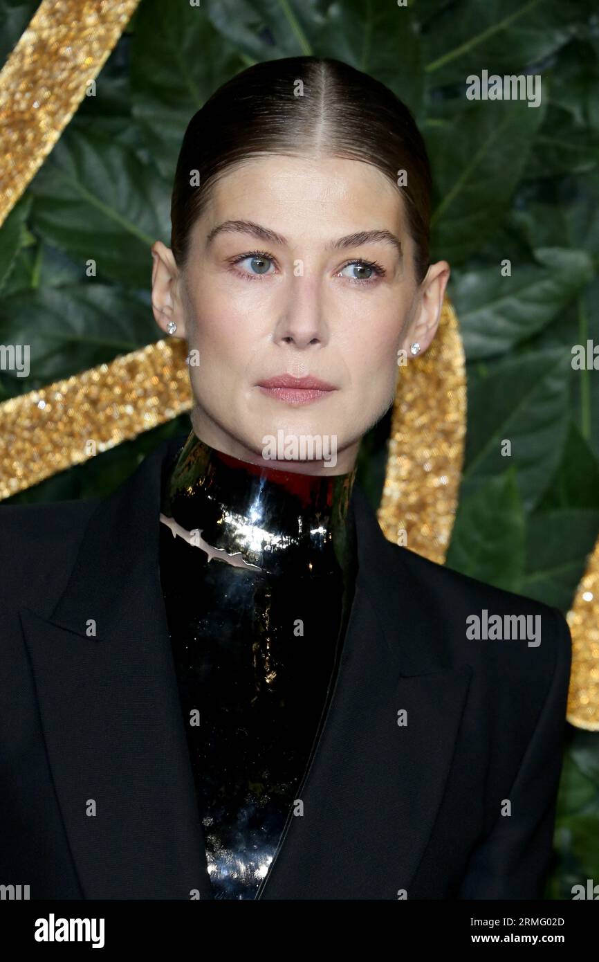 London, UK. 10th Dec, 2018. Rosamund Pike attends the Fashion Awards at ...