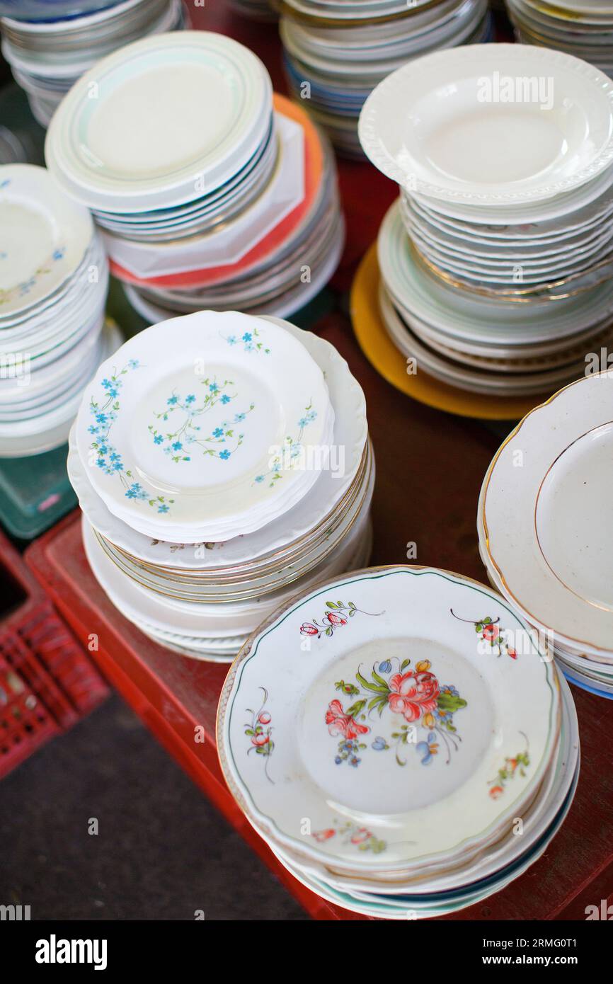 Vintage antique nostalgia cheap hi-res stock photography and images - Alamy