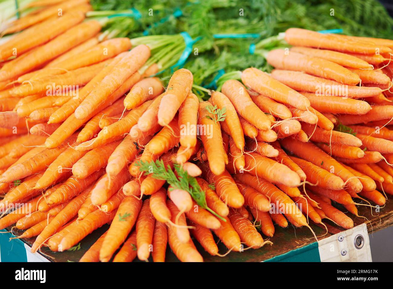 Carrot stand in supermarket hi-res stock photography and images - Alamy