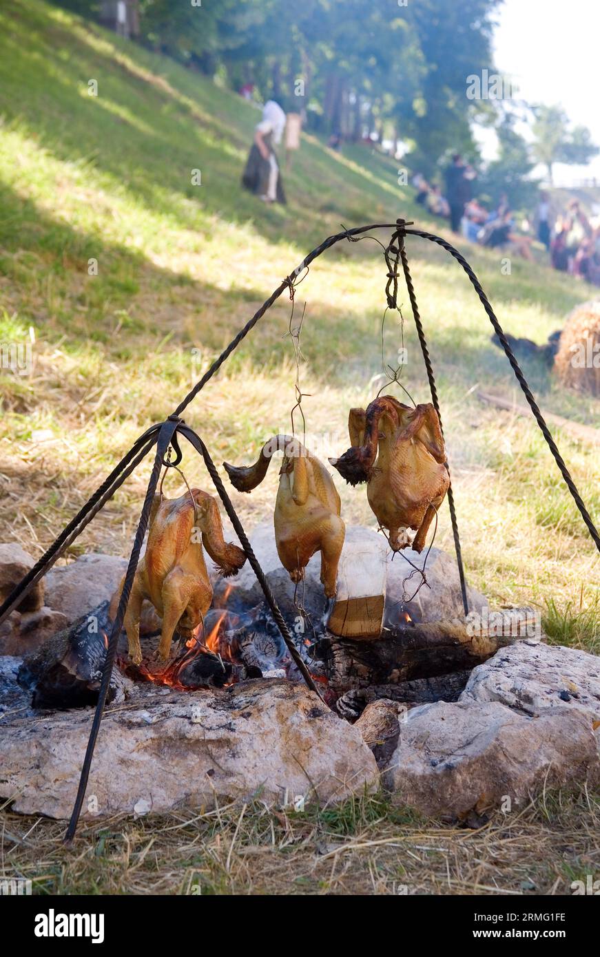 Traditional campfire cooking Stock Photo - Alamy
