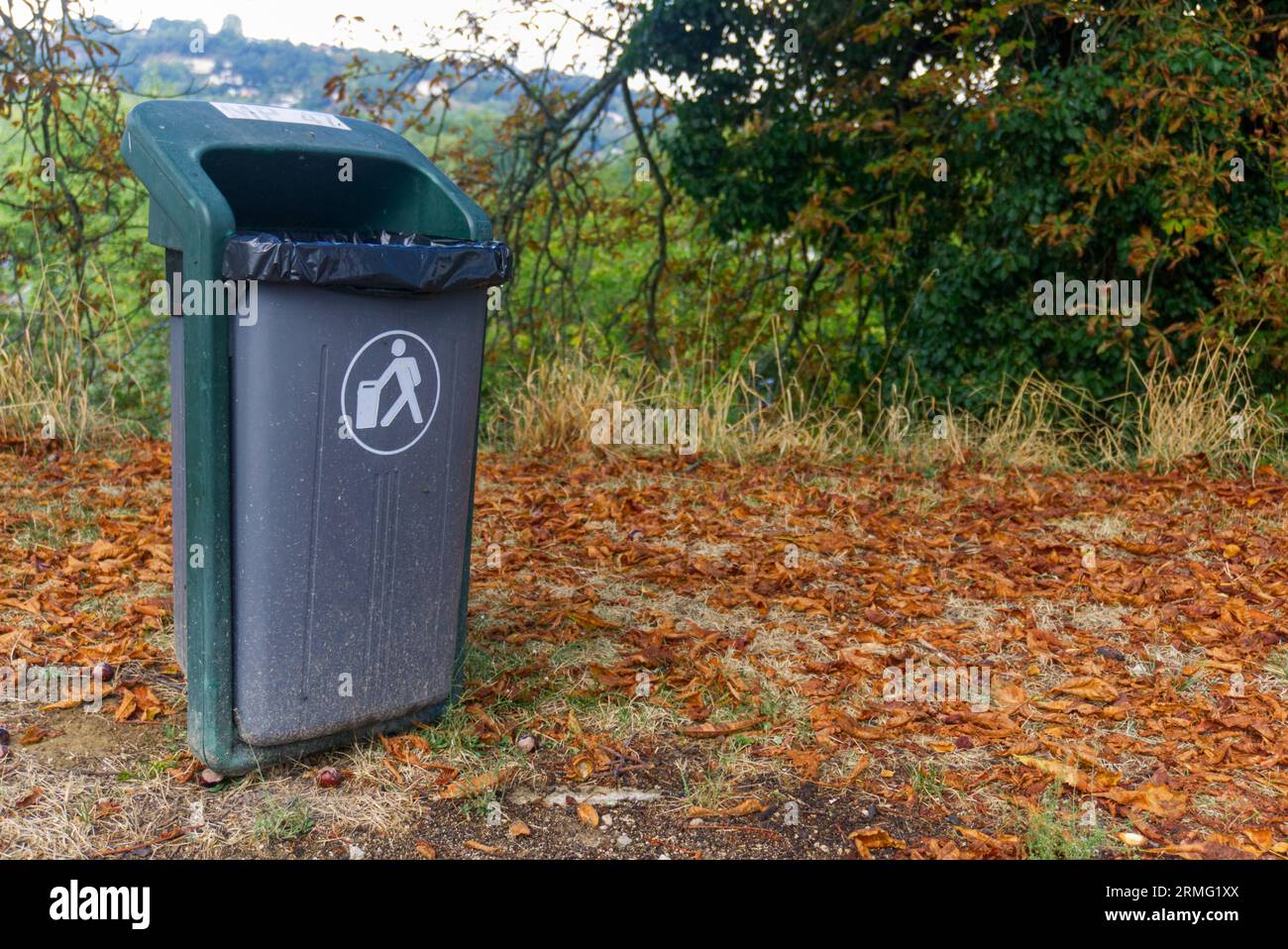 Leave no litter hi-res stock photography and images - Alamy