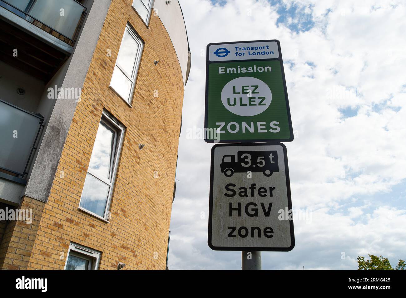 Lez ulez zones hi-res stock photography and images - Alamy