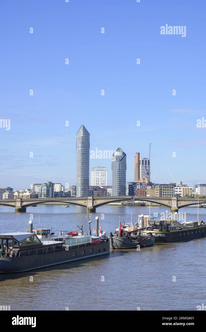 The River Thames looking towards Battersea Bridge and Chelsea Harbour ...