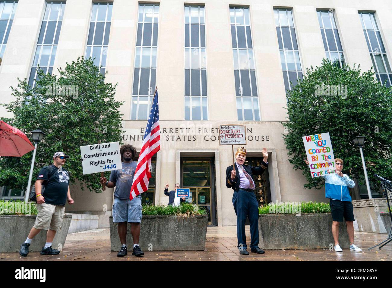 Washington United States 28th Aug 2023 Demonstrators Stand Outside