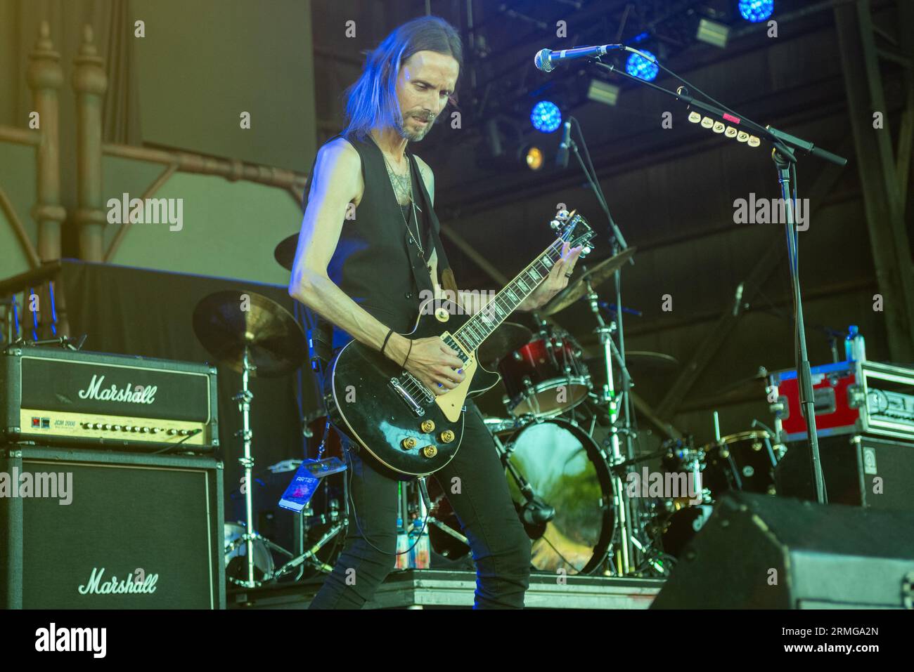 Rock band tour bus hi-res stock photography and images - Alamy