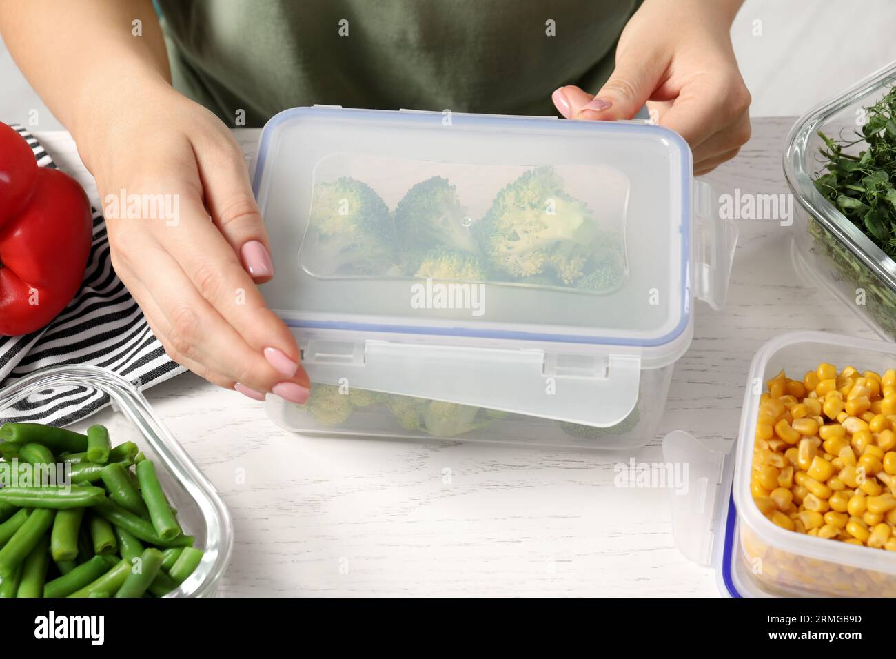 Plastic container with lid hi-res stock photography and images - Alamy
