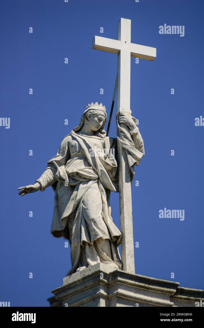 Statue of Saint Helena, discoverer of the True Cross, Rome Stock Photo ...
