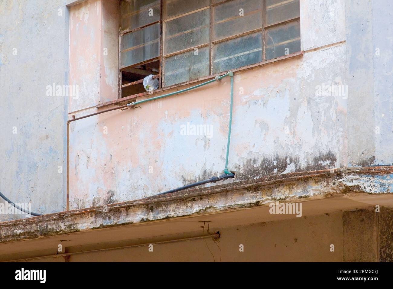 Cuban glass window hi-res stock photography and images - Alamy