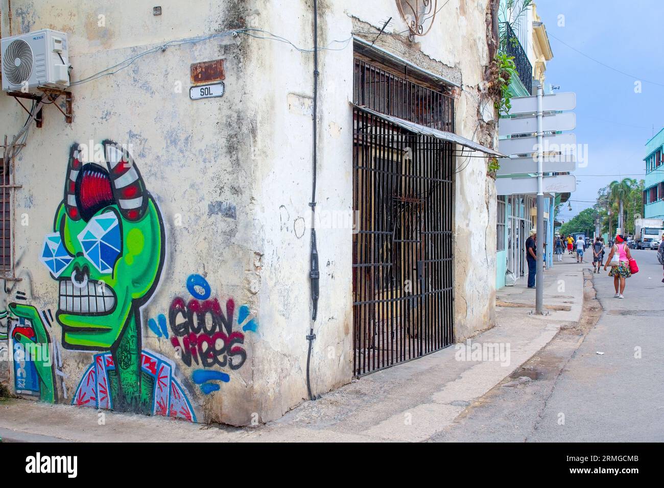 Havana, Cuba, 2023, Graffiti art in weathered building Stock Photo - Alamy