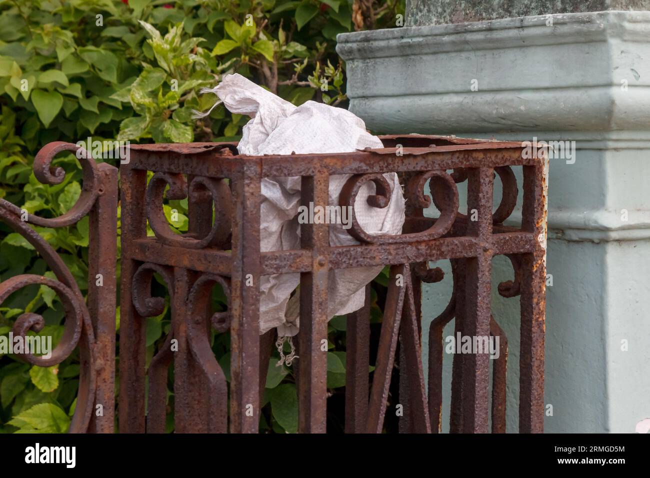 Havana, Cuba, 2023, Rusty metallic garbage bin Stock Photo - Alamy