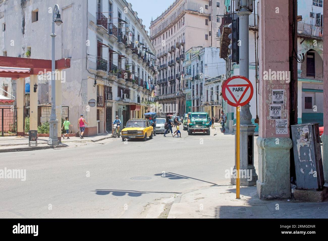 Cuban traffic sign hi-res stock photography and images - Alamy