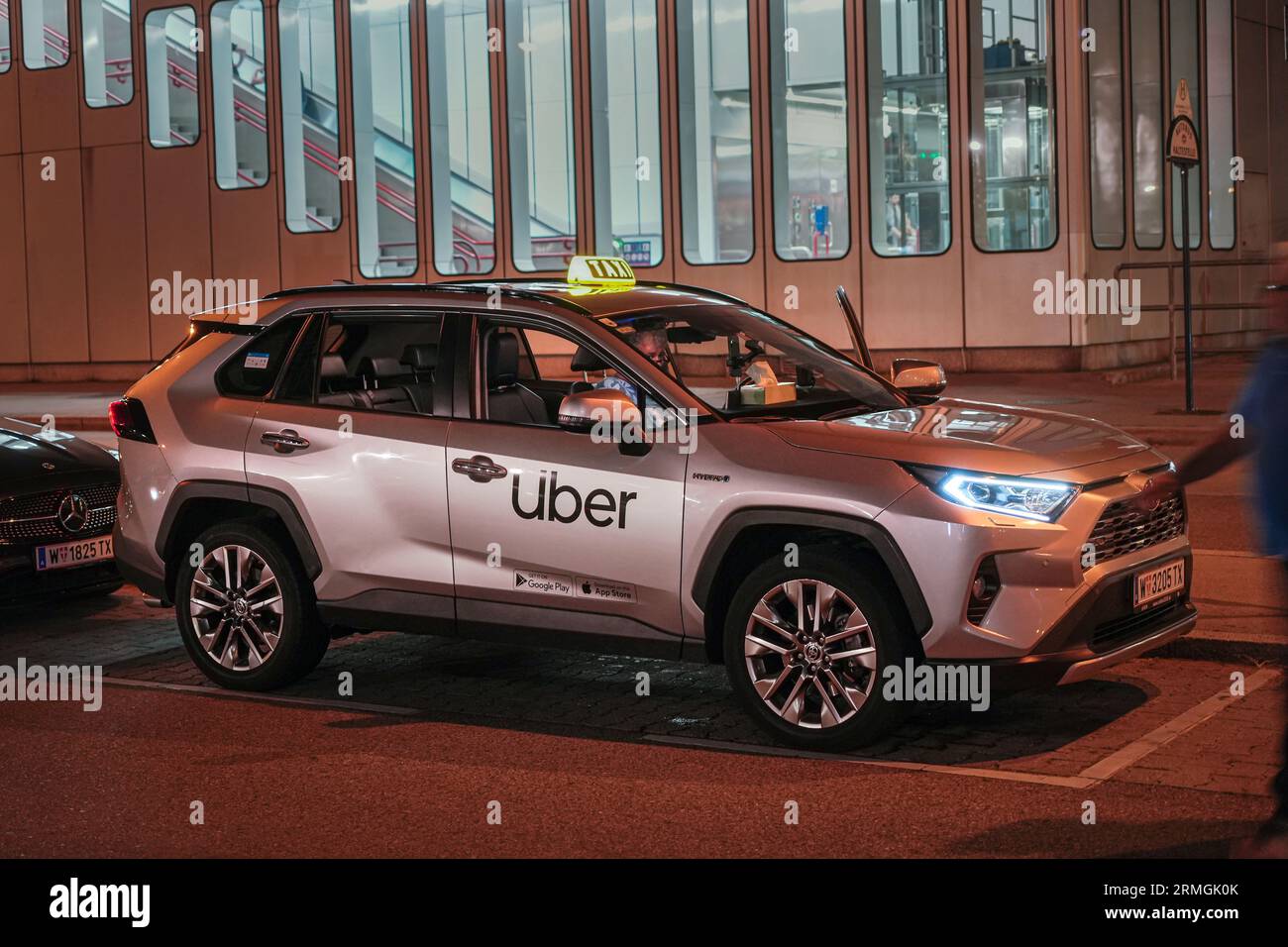 Waiting for uber night hi-res stock photography and images - Alamy