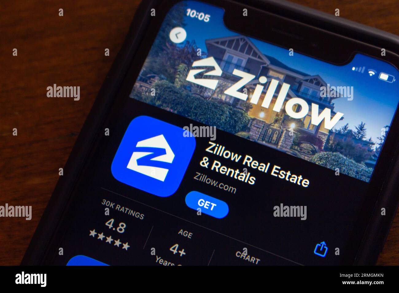 Group smartphone map hi-res stock photography and images - Alamy