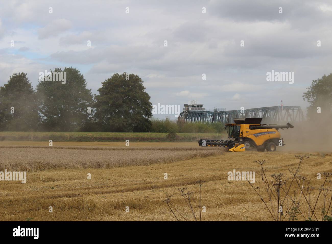 Farmland near Airmyn near Boothferry bridge in the East Riding of ...