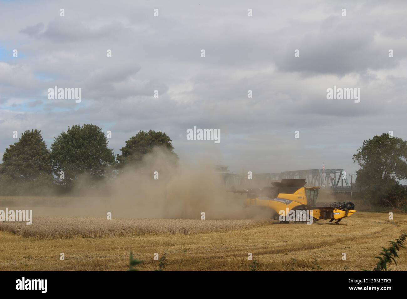 Farmland near Airmyn near Boothferry bridge in the East Riding of ...