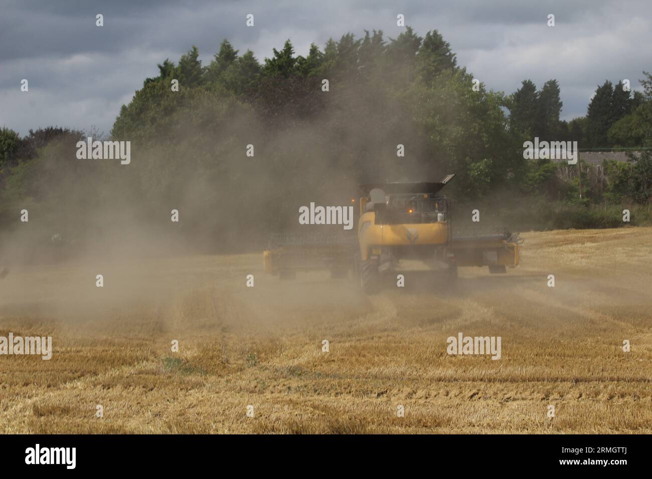 Farmland near Airmyn near Boothferry bridge in the East Riding of ...